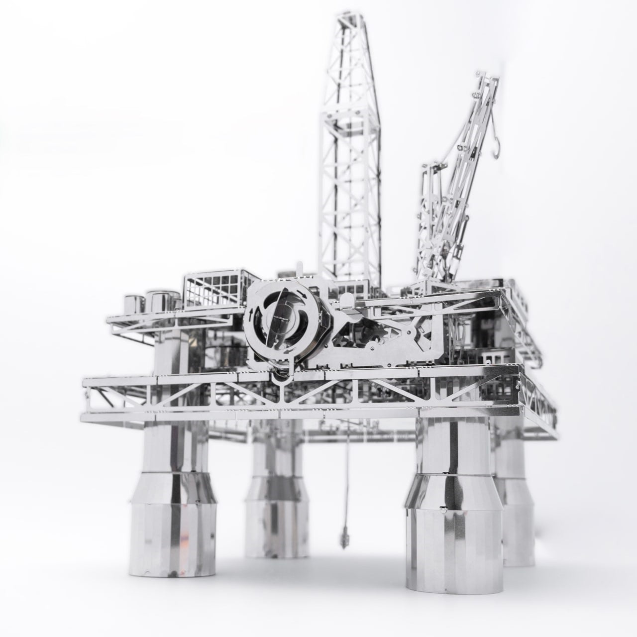 Treasure Finder Oil Rig | Metal Model Kit for Engineering Enthusiasts