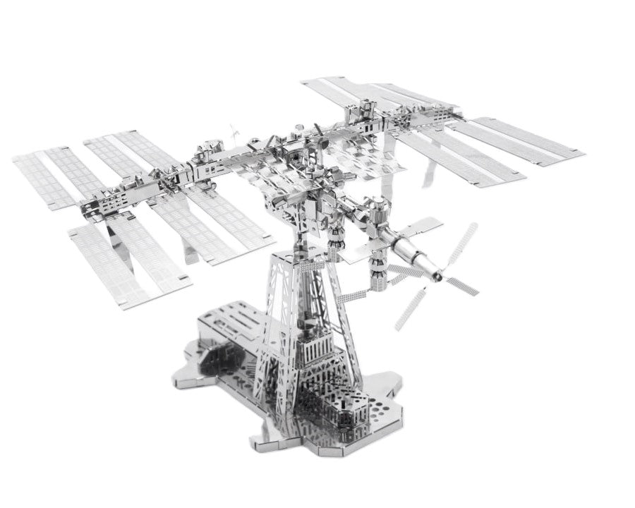 Astronauts Lodge Space Station | Metal Model Kit for Space Enthusiasts